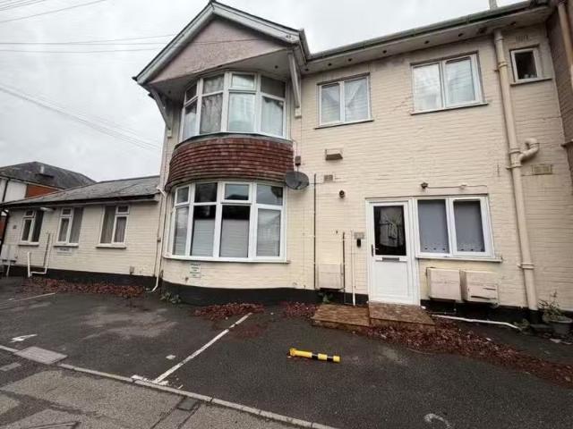 1 bedroom flat for rent in Vicarage Road, Bournemouth, BH9