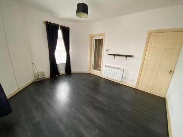 1 bedroom flat for rent in Vicarage Road, West Bromwich, West.