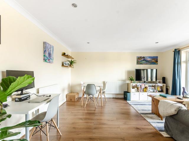 1 Bedroom Flat for Rent in Vickery House | Foxtons