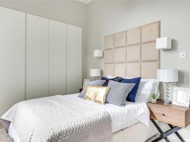 1 bedroom flat for rent in Viscount Court, 1 Pembridge Villas, W2