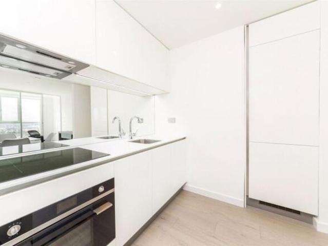 1 bedroom flat for rent in Wandsworth Road, Nine Elms, SW8