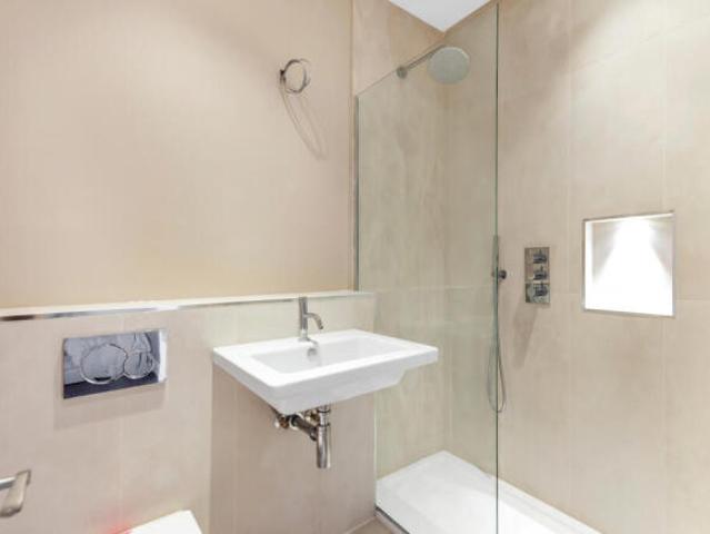 1 bedroom flat for rent in Wandworth Bridge Road, Fulham, SW6