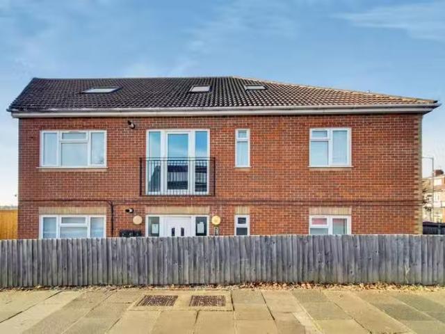 1 bedroom flat for rent in Walton Avenue, South Harrow, Harrow.