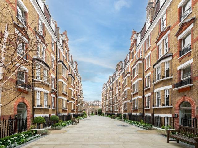 1 Bedroom Flat for Rent in Walton Street | Foxtons