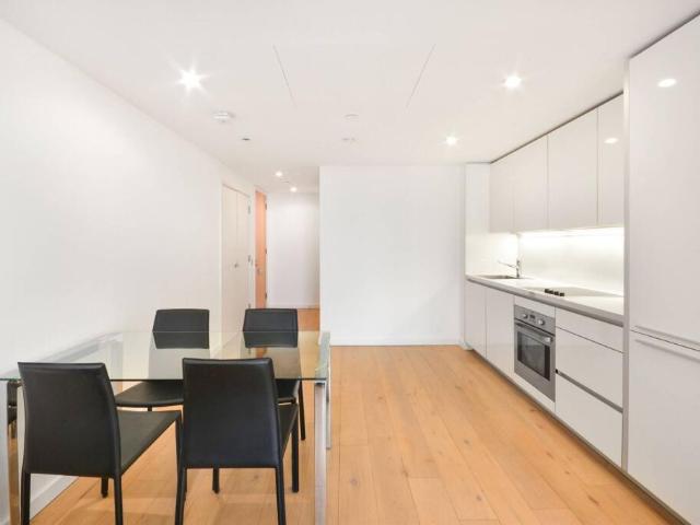 1 bedroom flat for rent in Walworth Road, Elephant and Castle, London, SE1