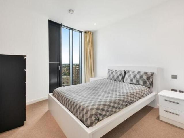 1 bedroom flat for rent in Walworth Road, Elephant and Castle, London, SE1