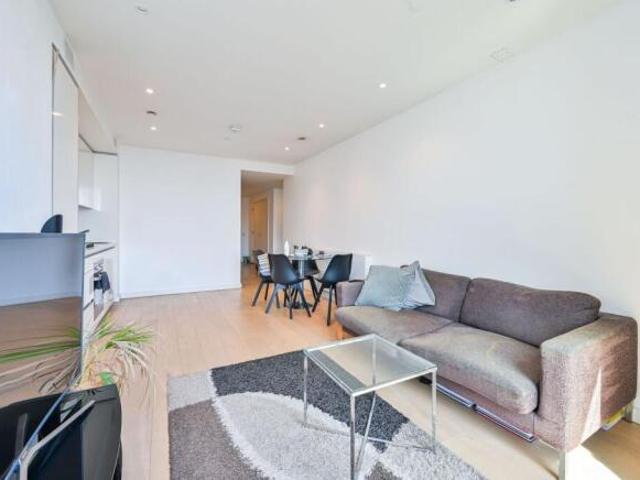 1 bedroom flat for rent in Walworth Road, Elephant and Castle, London, SE1