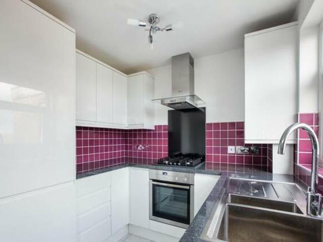 1 Bedroom Flat For Rent In Wallington, Surrey