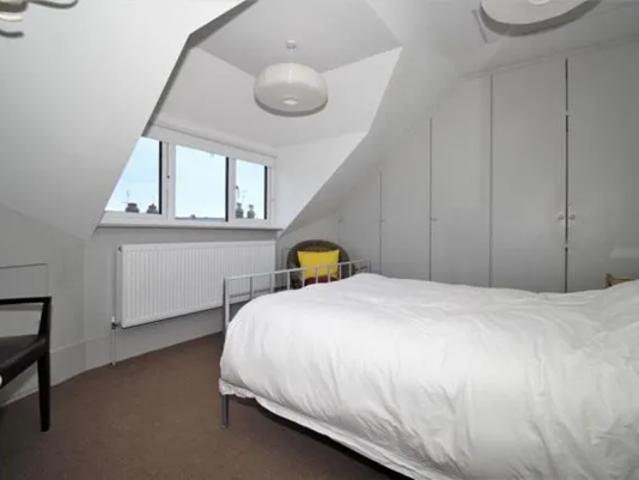1 bedroom flat for rent in Walm Lane, Willesden Green Village, NW2