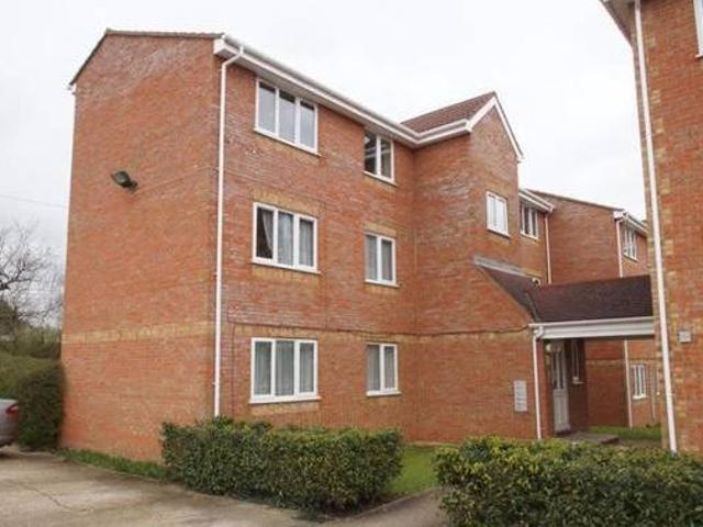1 bedroom flat for rent in Walpole Road Burnham Gate SL1
