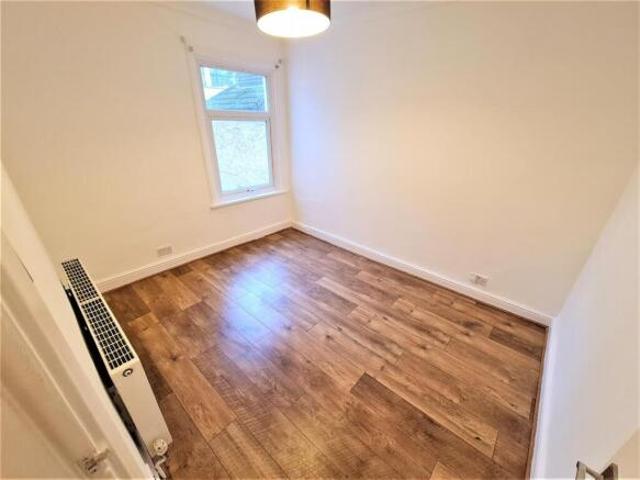 1 bedroom flat for rent in Walpole Road, London, E18