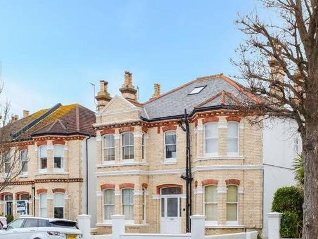 1 bedroom flat for rent in Walsingham Road Hove East Sussex BN3