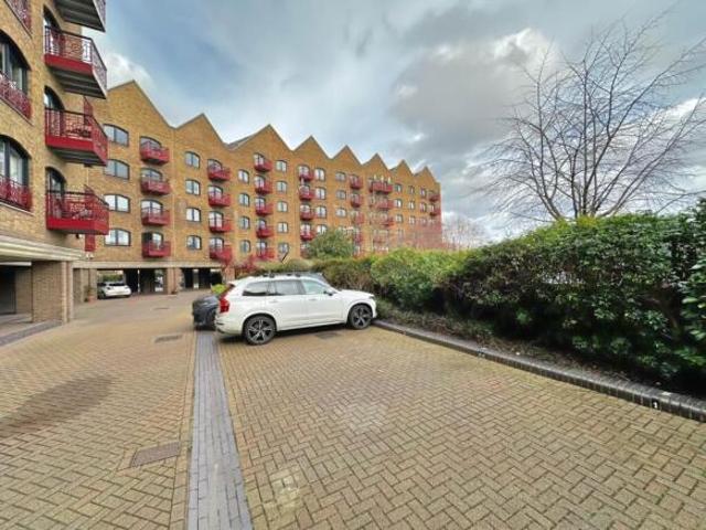 1 bedroom flat for rent in Wapping Wall, London E1W