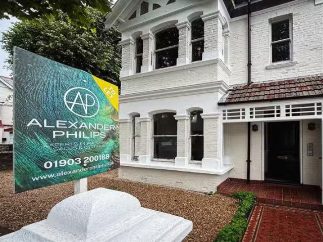 1 bedroom flat for rent in Warwick Gardens, Worthing, BN11