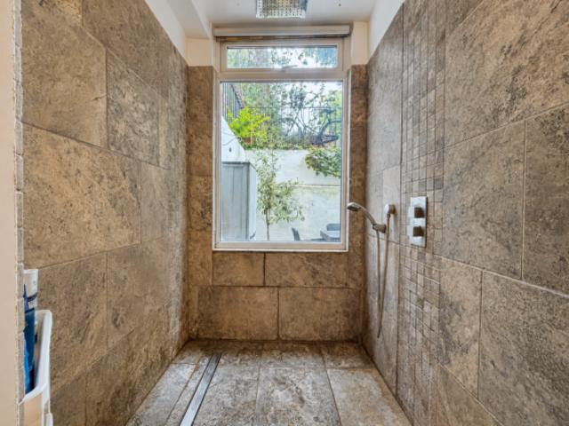 1 bedroom flat for rent in Warwick Road Philbeach Gardens side, Earls Court, London, SW5