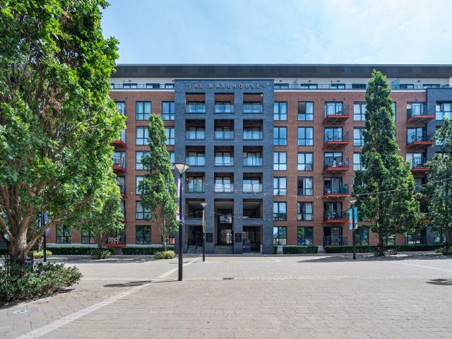 1 Bedroom Flat for Rent in Warehouse Court | Foxtons