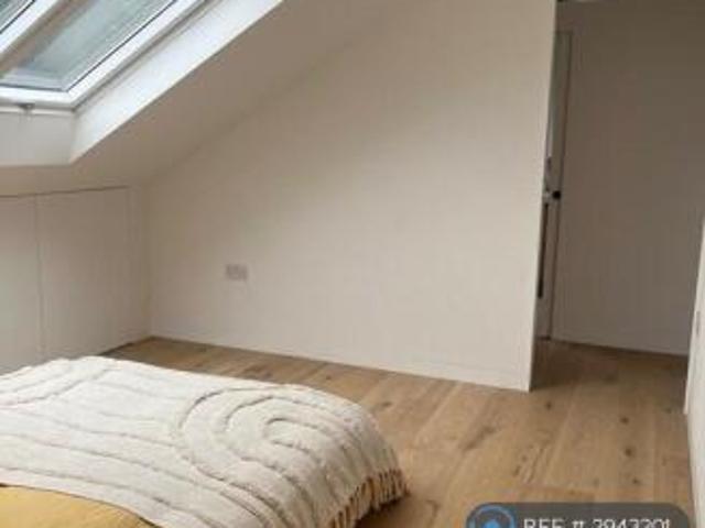 1 bedroom flat for rent in Waterfall Close, London, N14