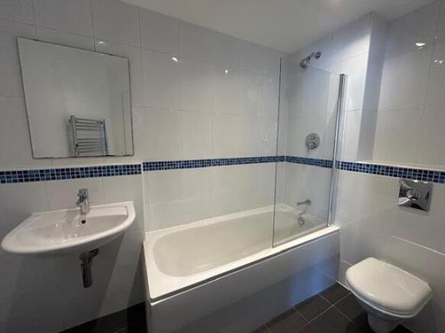 1 bedroom flat for rent in Waterloo Court, Leeds City Centre, LS10
