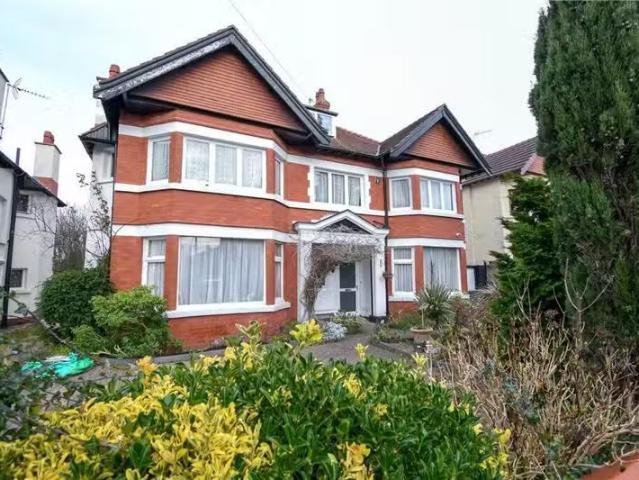 1 bedroom flat for rent in Waterpark Road, Birkenhead, Wirral.