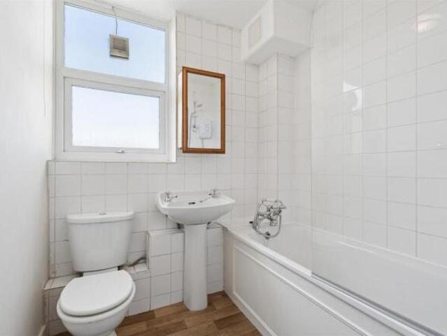 1 bedroom flat for rent in Wayford Street, London SW11