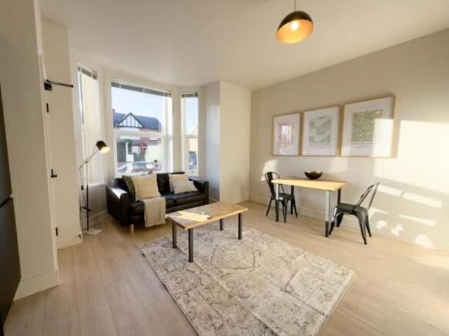 1 bedroom flat for rent in Wellington Road, Manchester, SK4