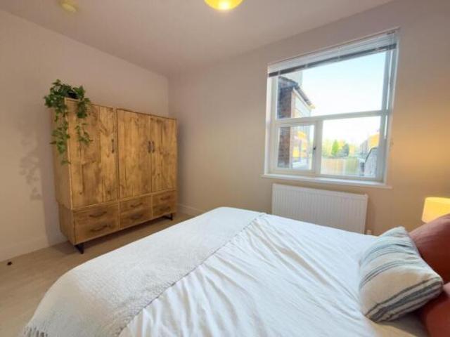 1 bedroom flat for rent in Wellington Road North, Stockport, SK4