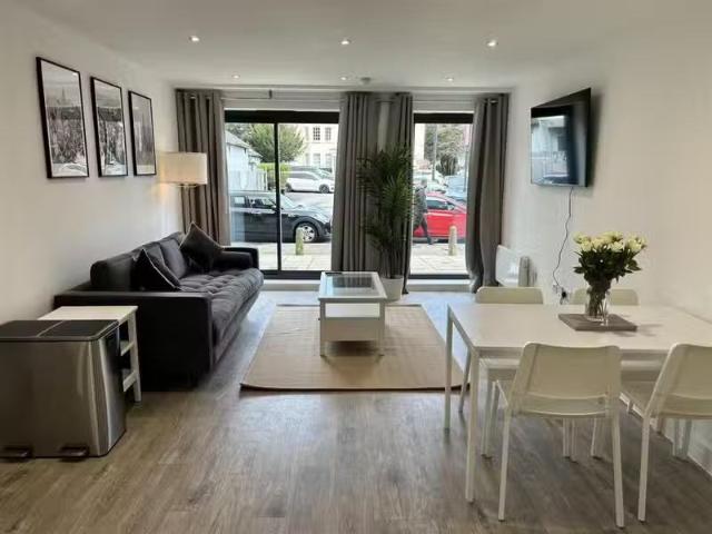 1 bedroom flat for rent in West One, 7 13 Rainsford Road, Chel.