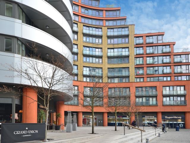 1 Bedroom Flat for Rent in West End Quay | Foxtons
