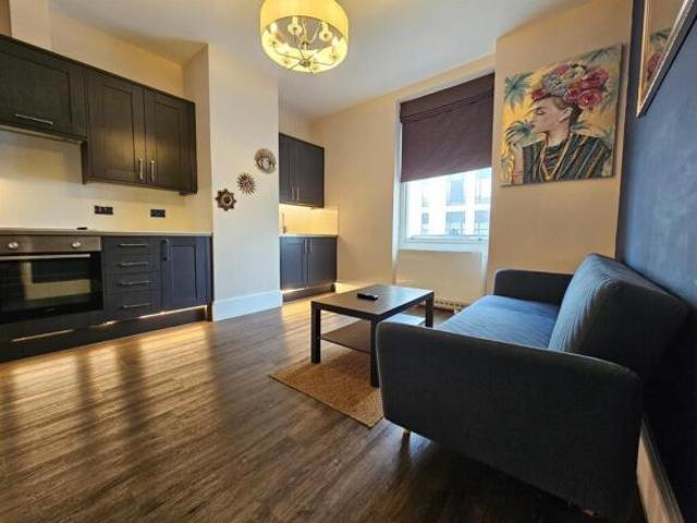 1 bedroom flat for rent in West Street, Brighton, BN1