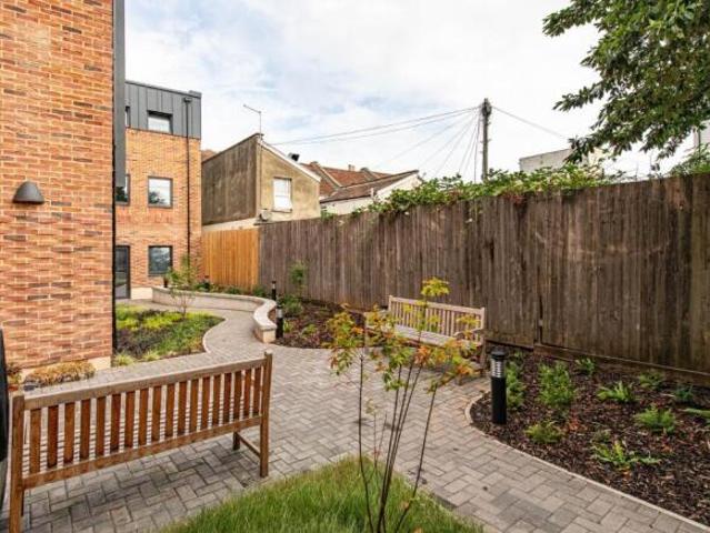 1 bedroom flat for rent in West Street, Bristol, BS3