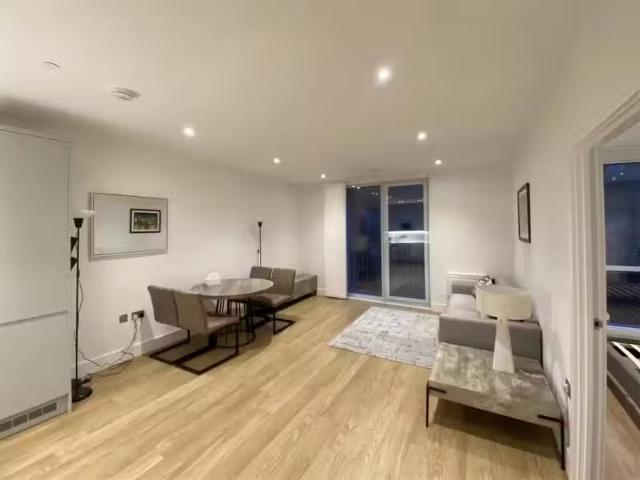 1 bedroom flat for rent in West Timber Yard, 146 Hurst Street.