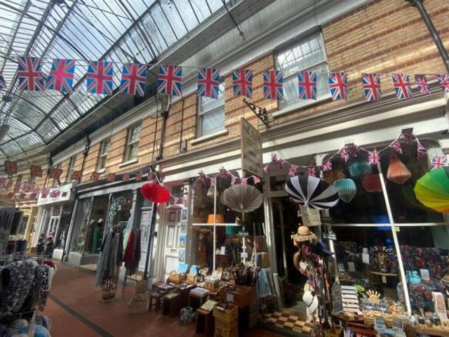 1 bedroom flat for rent in Westbourne Arcade, Westbourne, Bournemouth, BH4