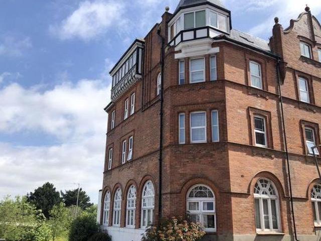 1 bedroom flat for rent in Westbourne Borders One Bedroom Flat BH2