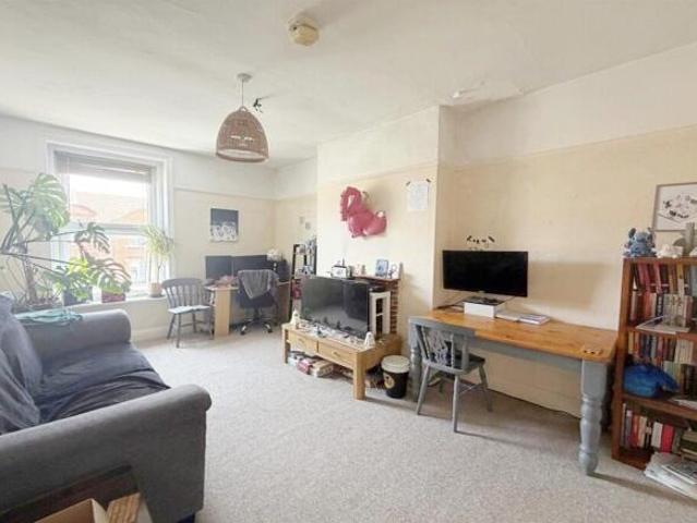 1 bedroom flat for rent in Westbourne Centre, BH4