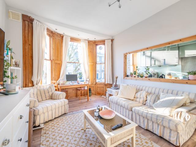 1 Bedroom Flat for Rent in Westbourne Park Road | Foxtons
