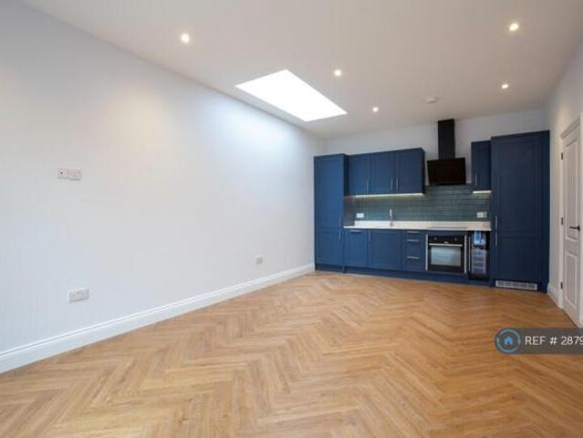1 bedroom flat for rent in Westbere Road, London, NW2