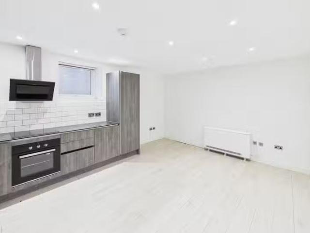 1 bedroom flat for rent in Western Road, Brighton, BN1 2HA, BN1