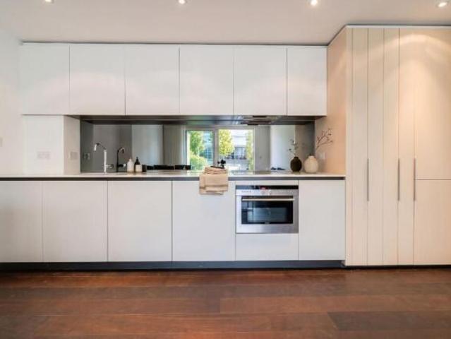 1 bedroom flat for rent in Wharf Road, London, N1