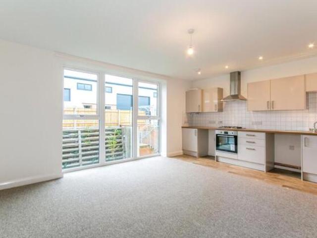 1 bedroom flat for rent in Wharfdale Road, BH4