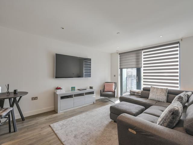 1 Bedroom Flat for Rent in Wheatstone House 650—654, Chiswick High Road | Foxtons
