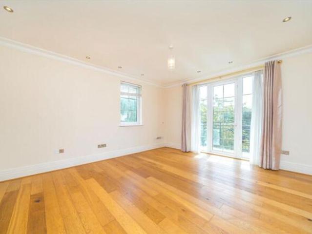 1 bedroom flat for rent in Whitcome Mews, Kew, TW9