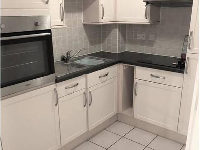 1 bedroom flat for rent in Whitewater Court PL7
