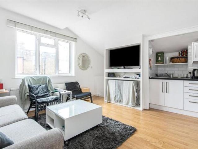 1 bedroom flat for rent in Whittingstall Road, Fulham, SW6