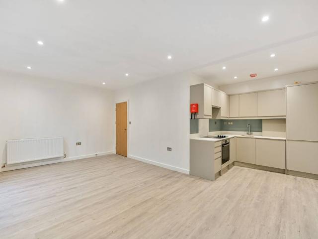 1 Bedroom Flat for Rent in Wimbledon Hill Road | Foxtons