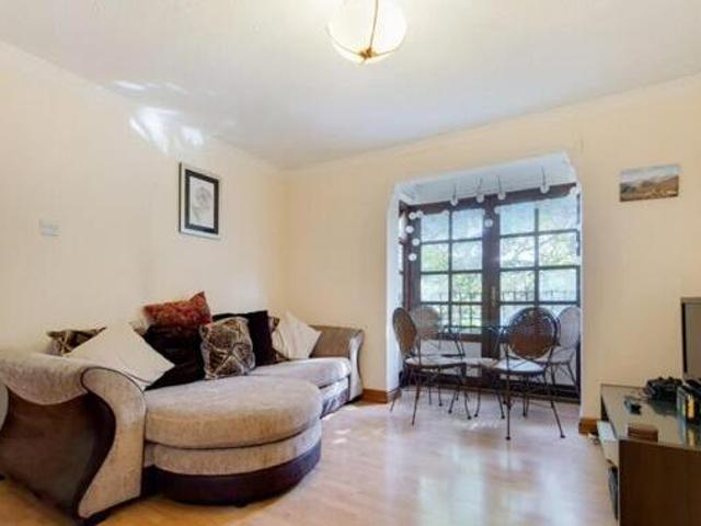 1 Bedroom Flat For Rent In Wimbledon Parkside, London
