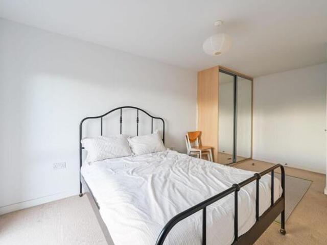 1 bedroom flat for rent in Windsor Court, Bow, London, E3