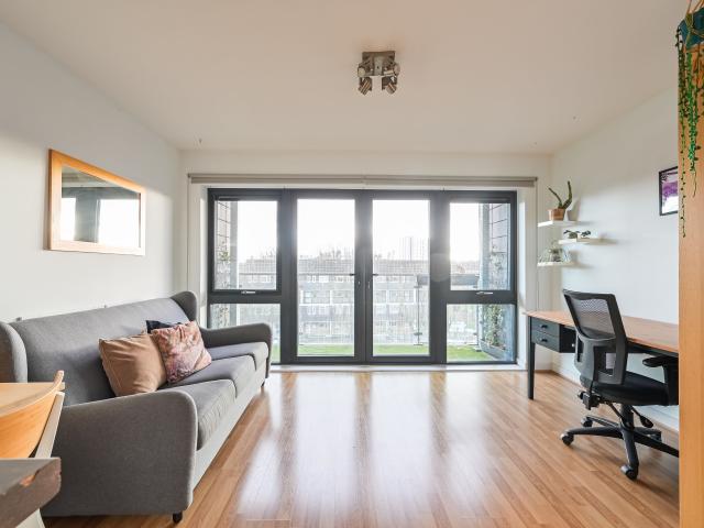 1 Bedroom Flat for Rent in Windsor Court | Foxtons