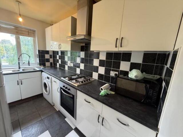 1 bedroom flat for rent in Windsor Crescent, NN5