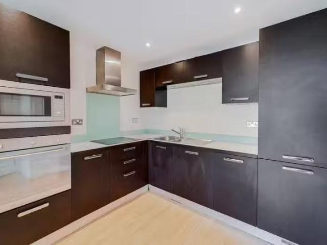 1 bedroom flat for rent in Windward Court, Royal Docks, London.