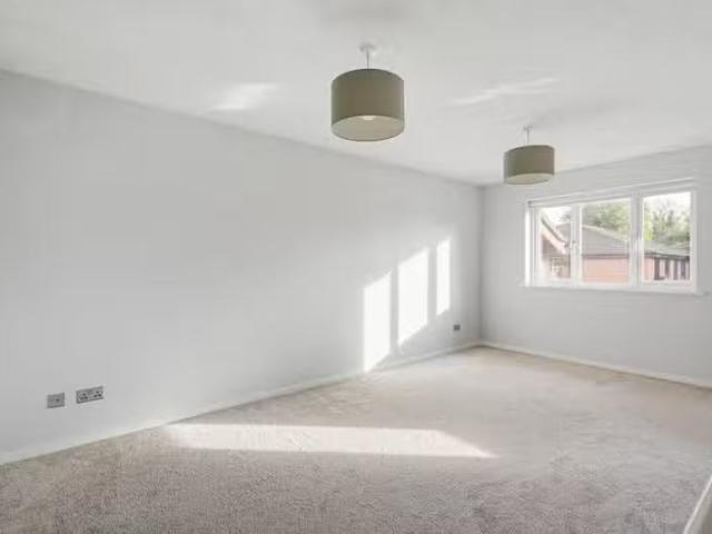 1 bedroom flat for rent in Winston Close, Greenhithe, DA9